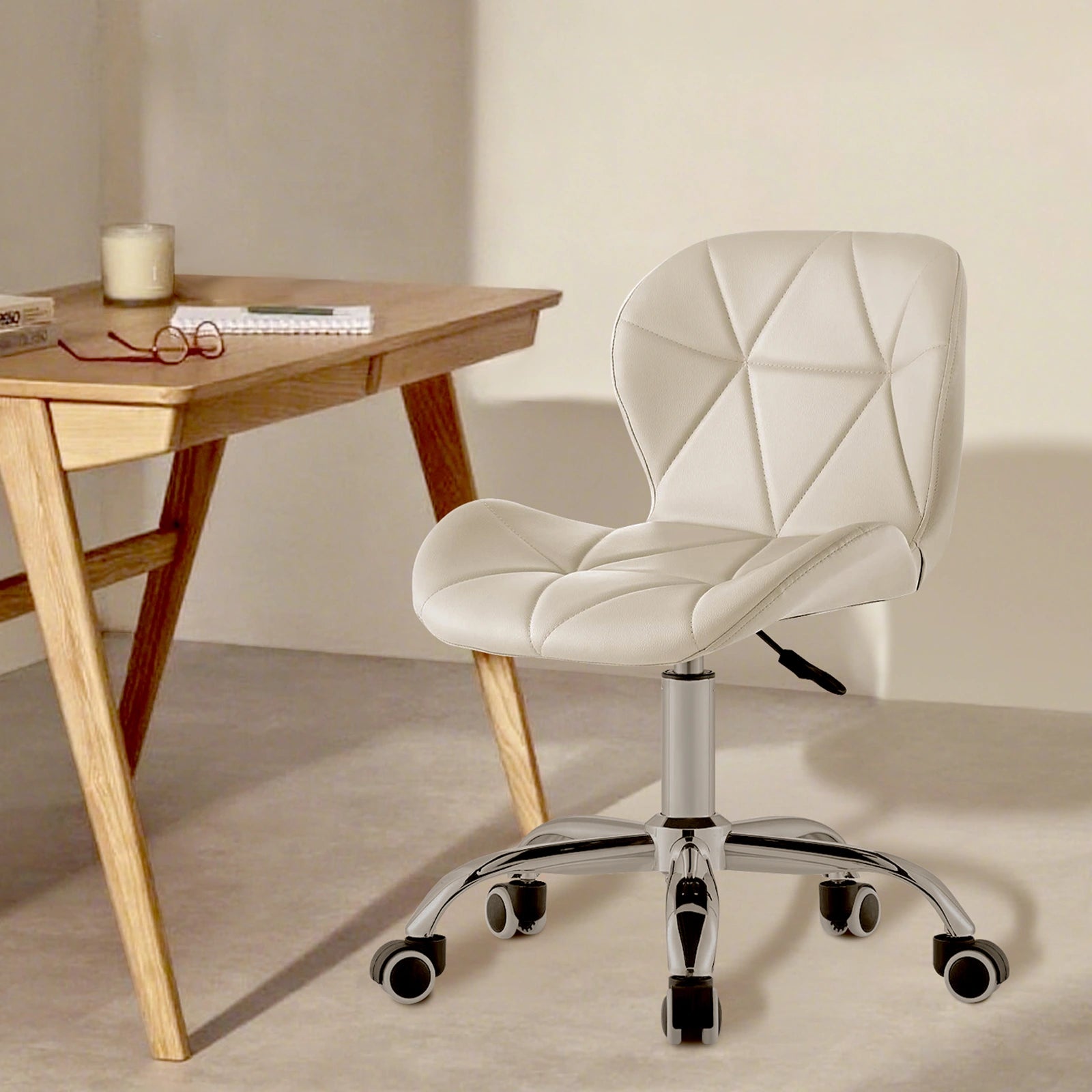 White Adjustable Swivel Office Chairs with Wheels Chrome Legs | CLIPOP ...